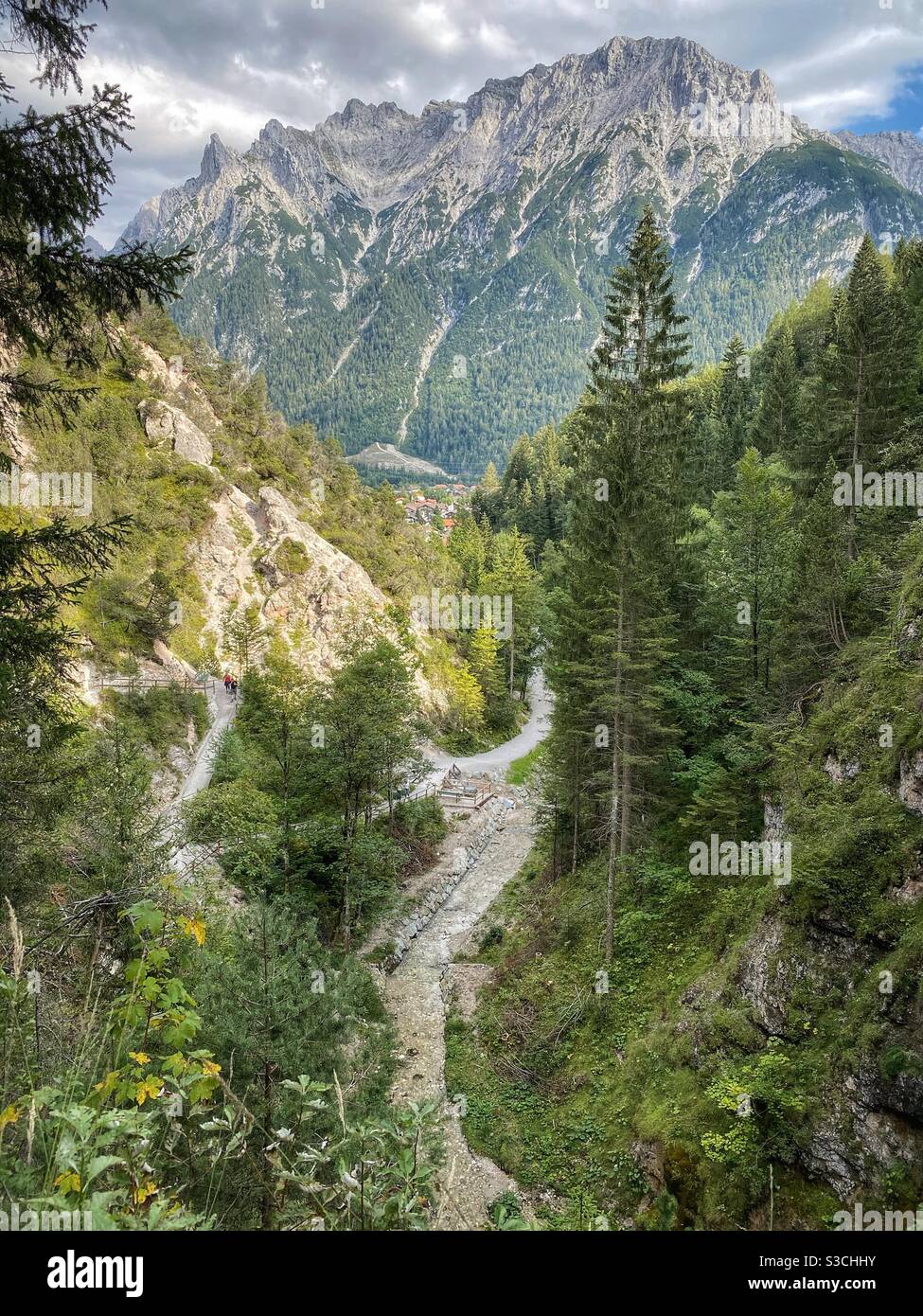 Mountain view at Karwendel from Kranzberg mountain in Mittenwald ...