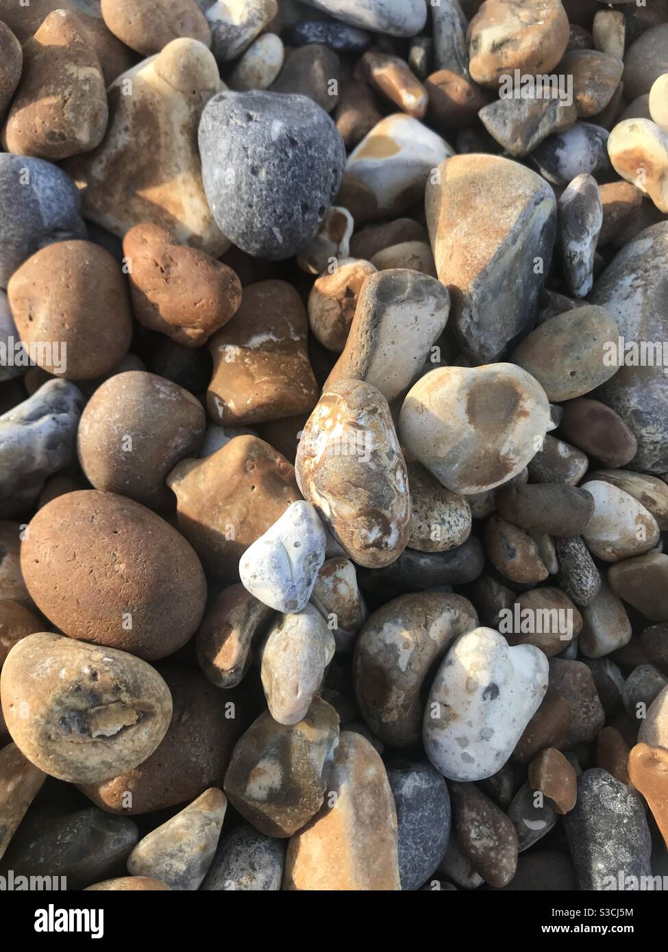 Pebbles and shingle hi-res stock photography and images - Alamy