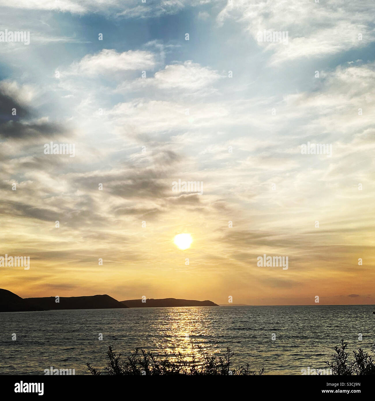 Pembrokeshire beach sunrise hi-res stock photography and images - Alamy