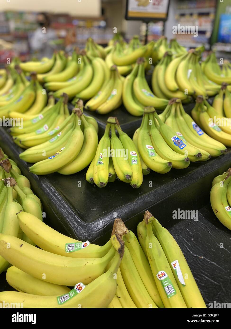 Grocery store bananas hi-res stock photography and images - Alamy