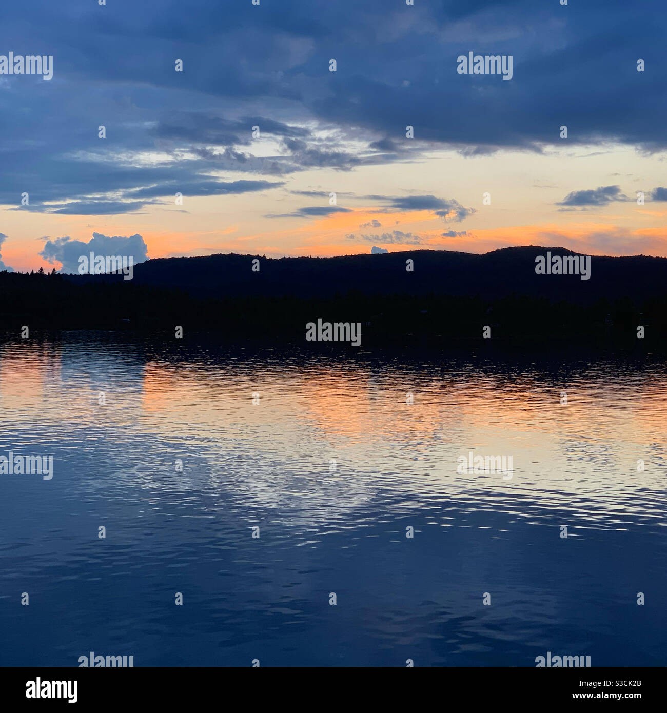 Back lake hi-res stock photography and images - Alamy