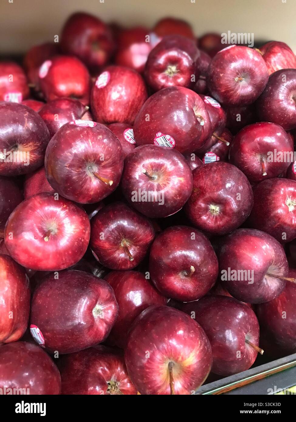 Apple fruits hi-res stock photography and images - Alamy