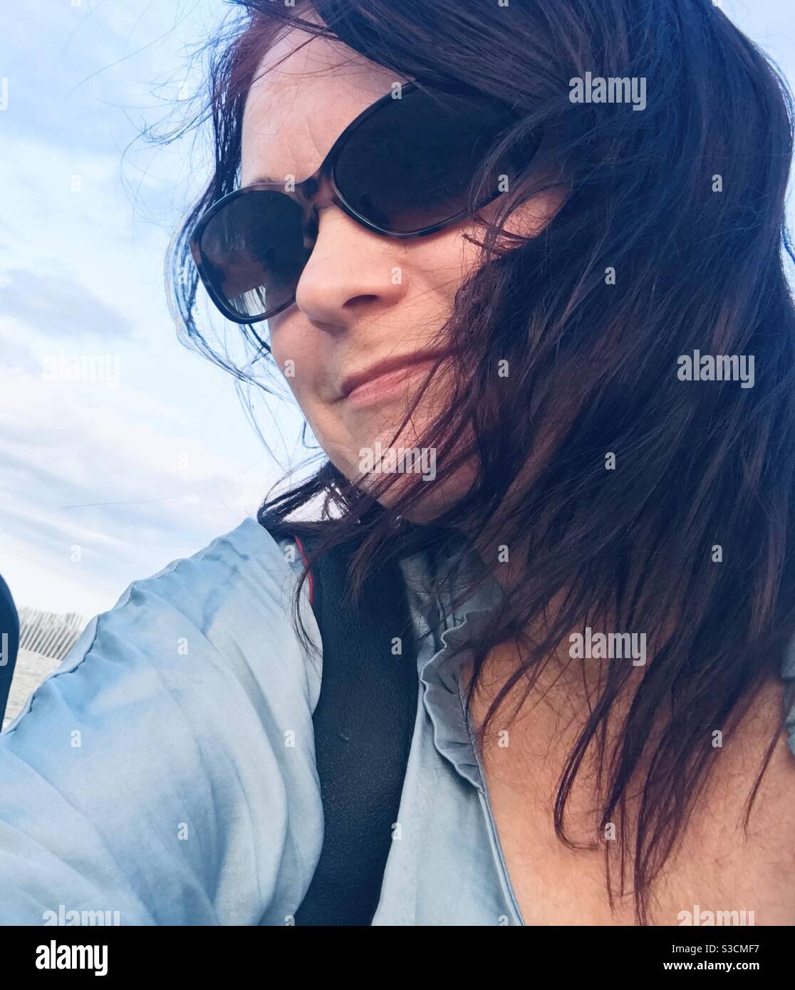 Woman shades hi-res stock photography and images - Alamy