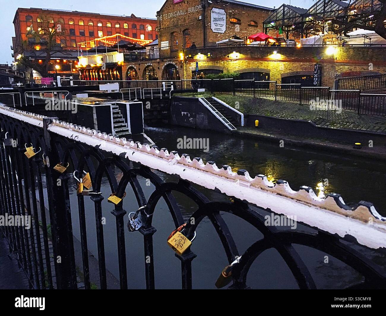 London locks hi-res stock photography and images - Alamy