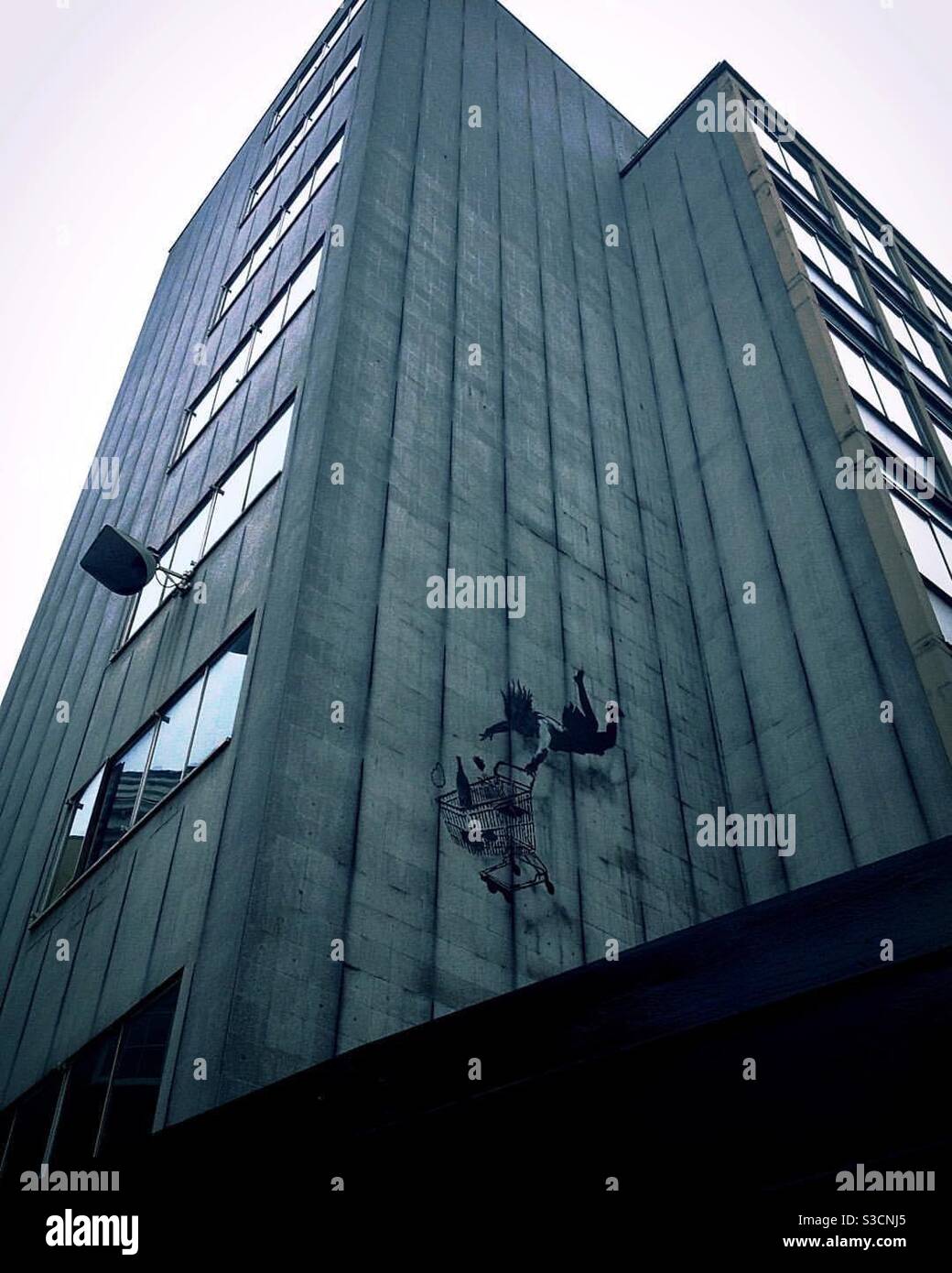 Falling shopper london hi-res stock photography and images - Alamy