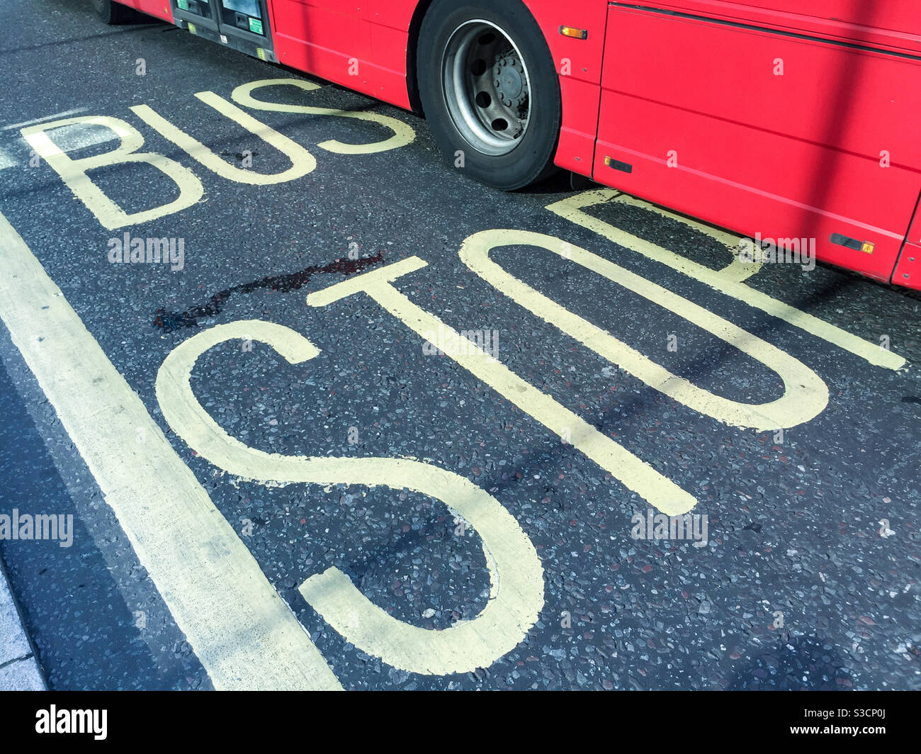 London bus stop Stock Photo - Alamy