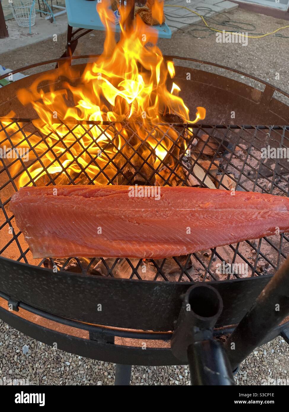 Open fire grill hi-res stock photography and images - Alamy