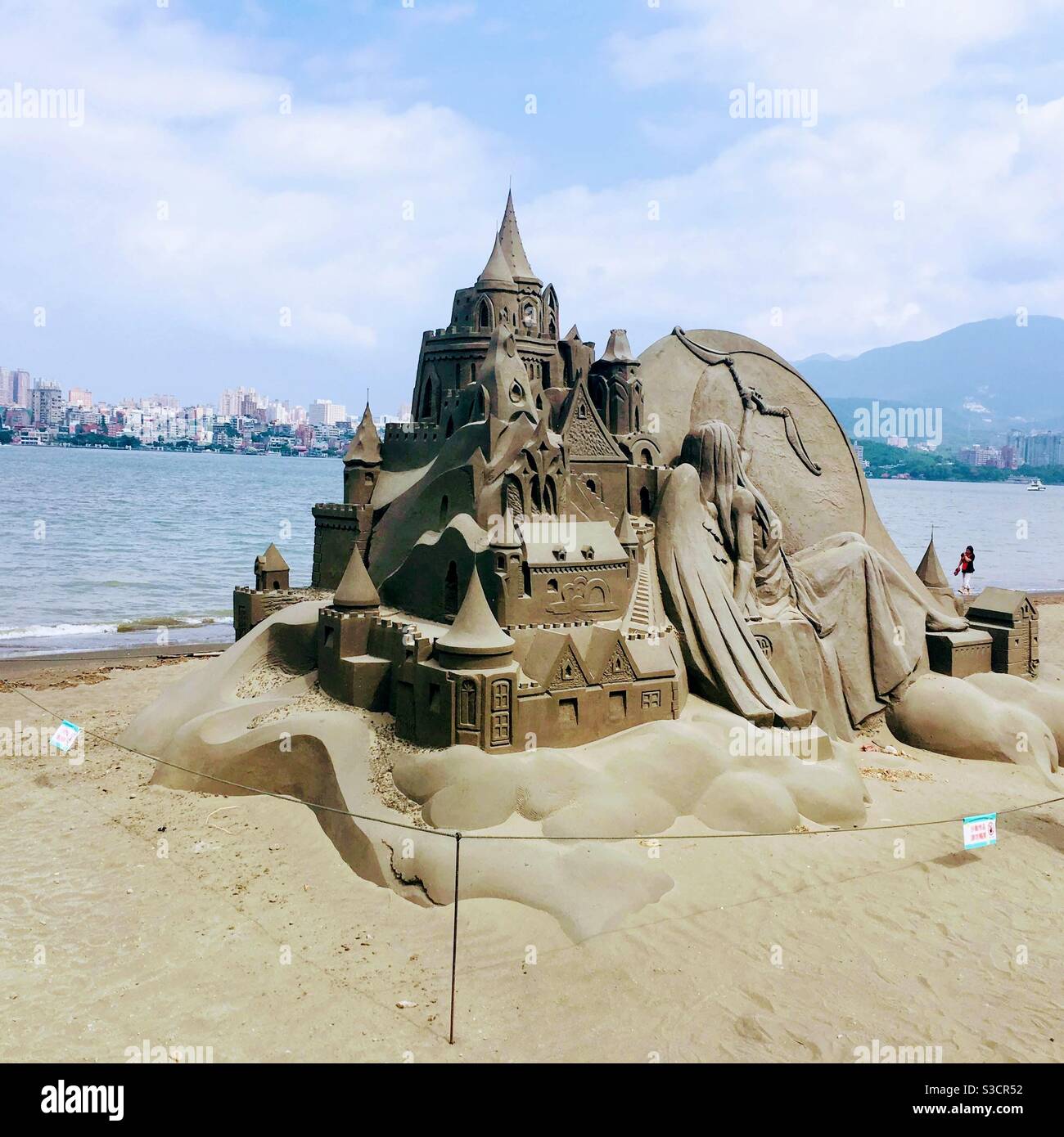 Sand sculpture cross hi-res stock photography and images - Alamy