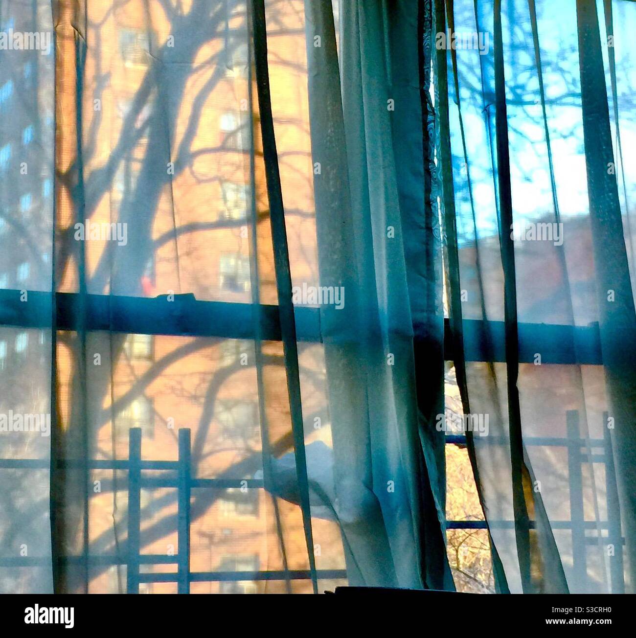 1950s apartment building hi-res stock photography and images - Alamy