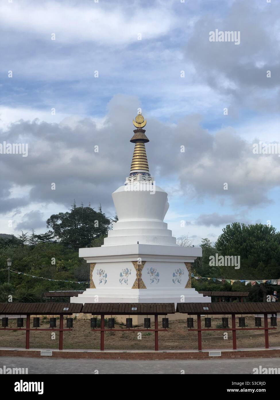 Temple cloud hi-res stock photography and images - Alamy