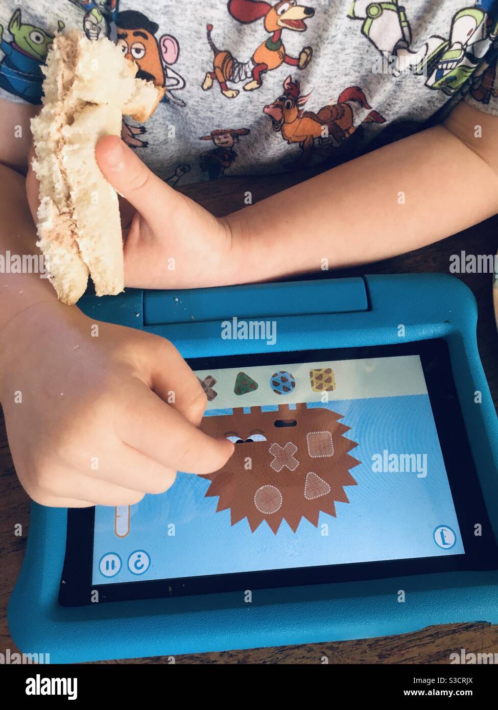 Children gaming world hi-res stock photography and images - Alamy