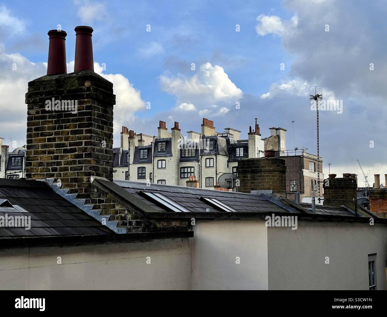 London chimney pots hi-res stock photography and images - Alamy