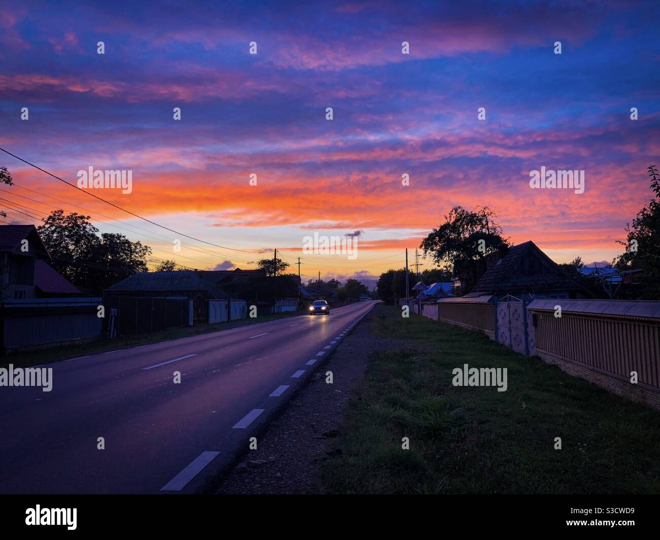 Evening road cars on sunset hi-res stock photography and images - Alamy