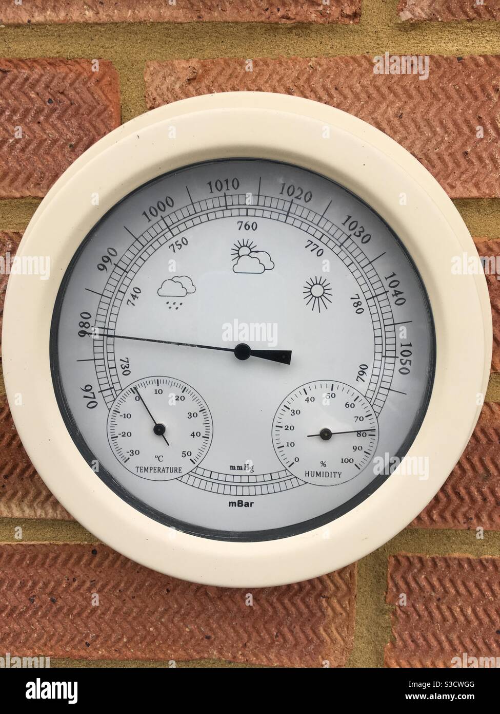 High barometer pressure hi-res stock photography and images - Alamy