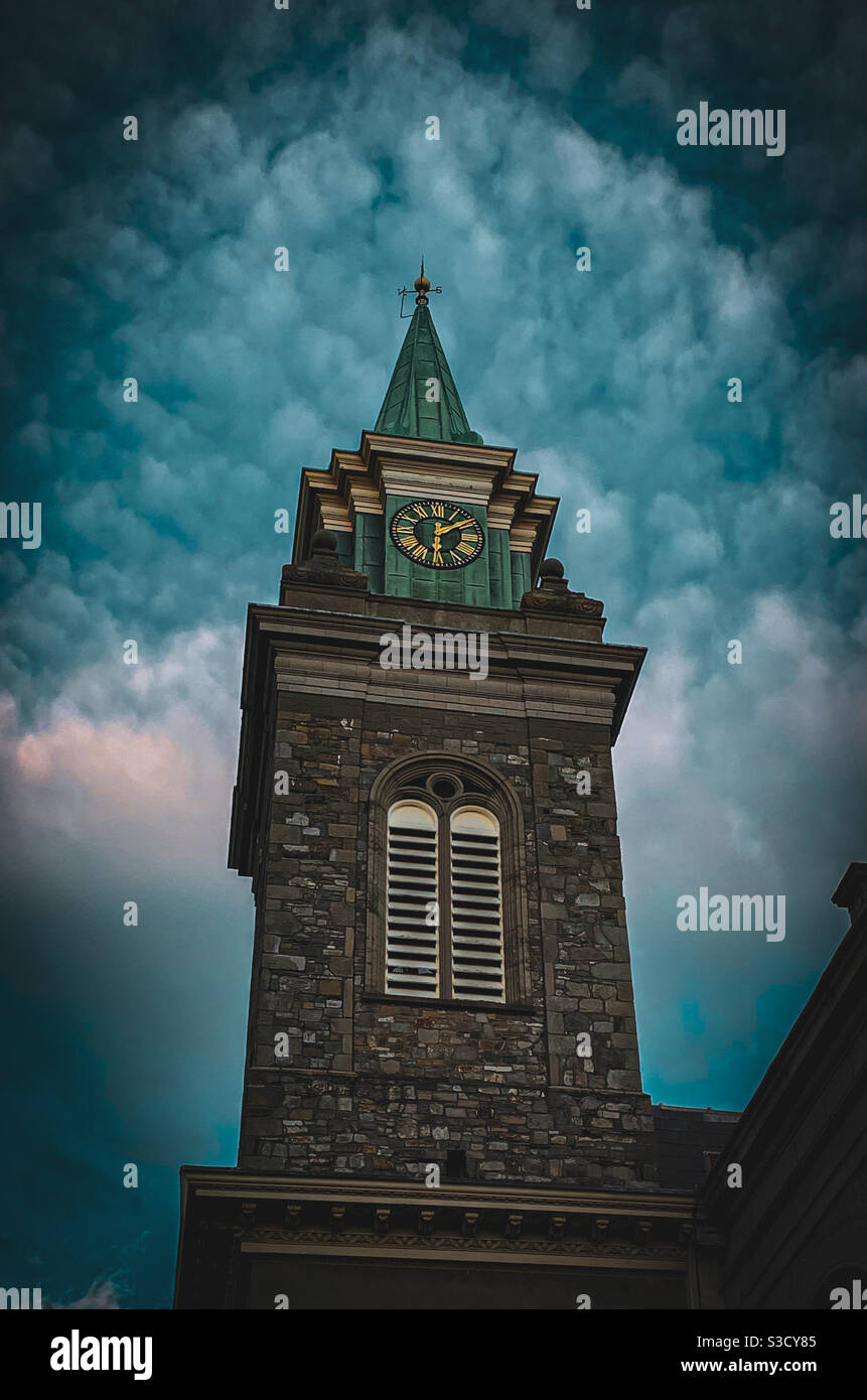 Moody clock hi-res stock photography and images - Alamy