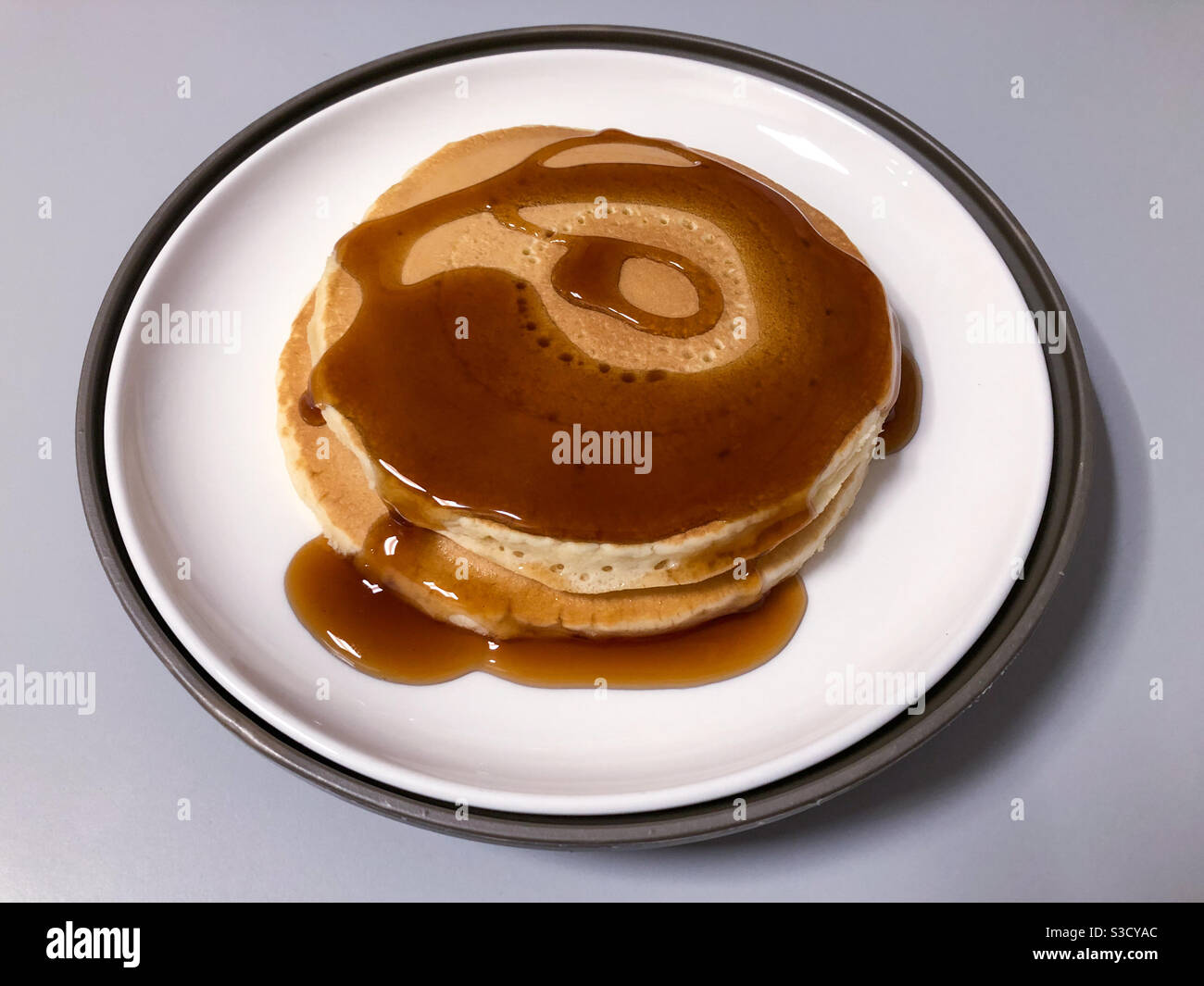 Two pancakes hi-res stock photography and images - Alamy