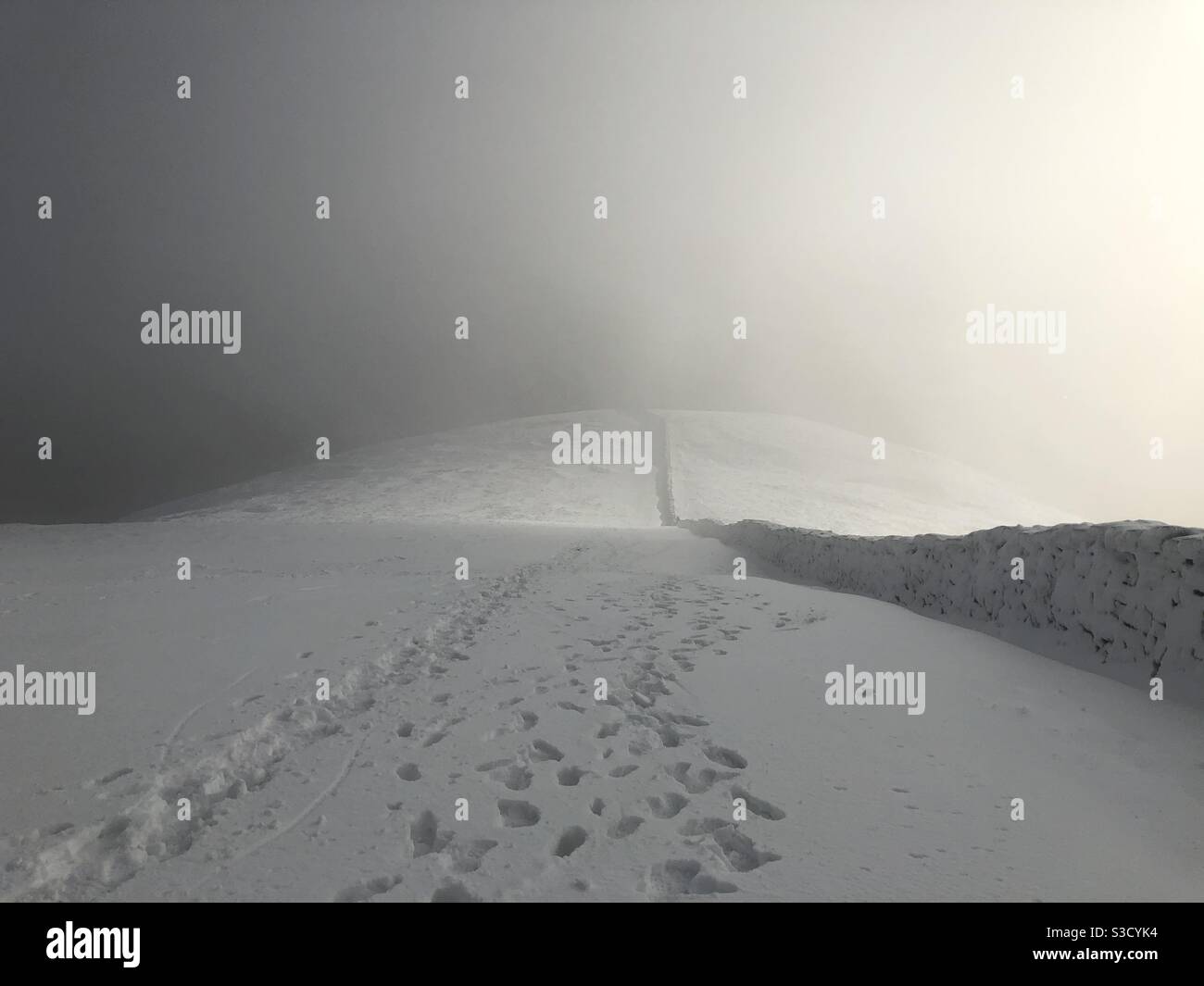 Snowy mountains ireland hi-res stock photography and images - Alamy