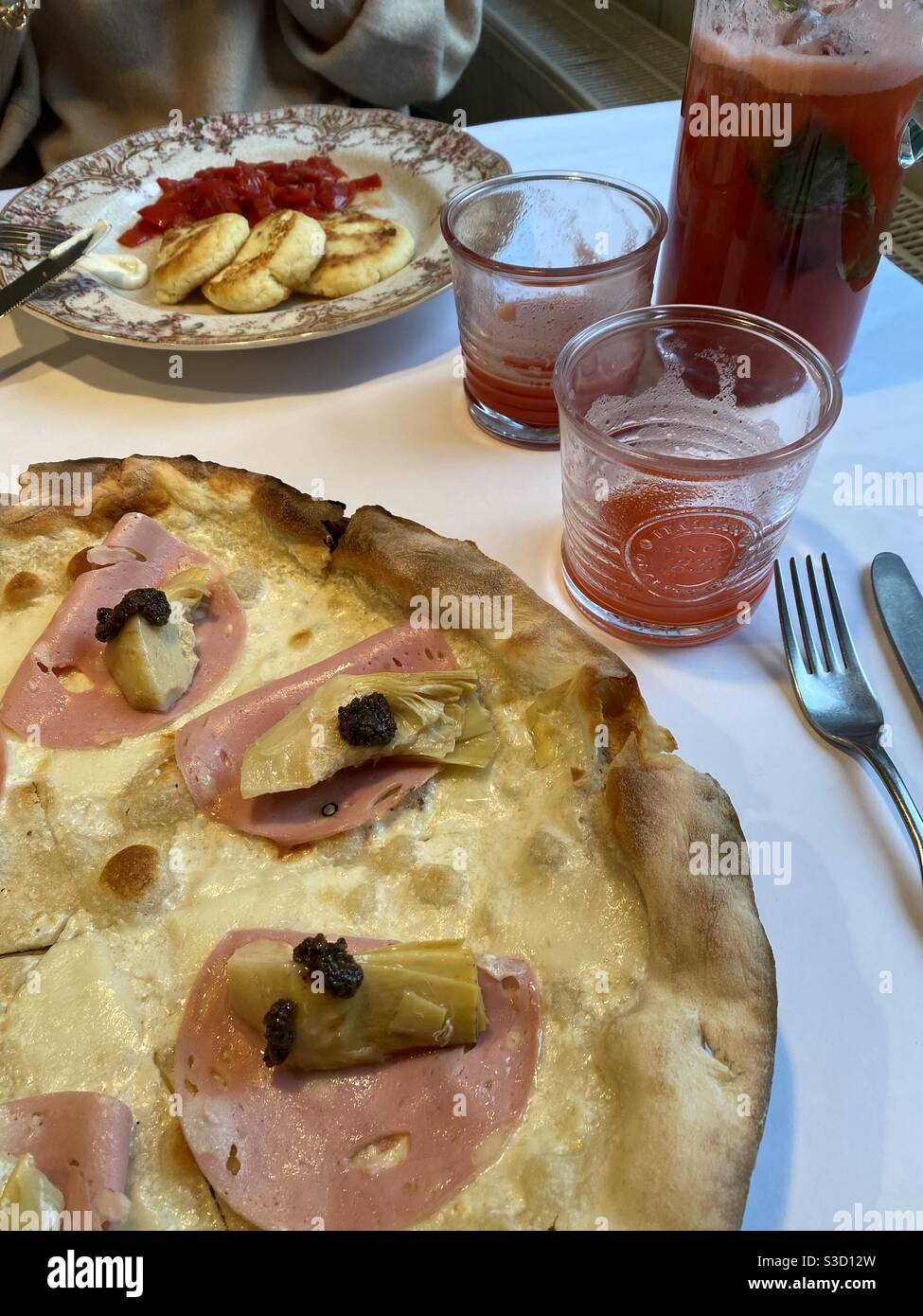 Good pizza hi-res stock photography and images - Alamy