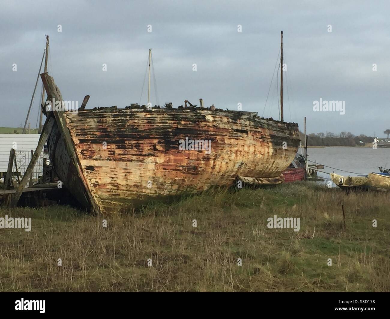 Rotting ship hi-res stock photography and images - Alamy
