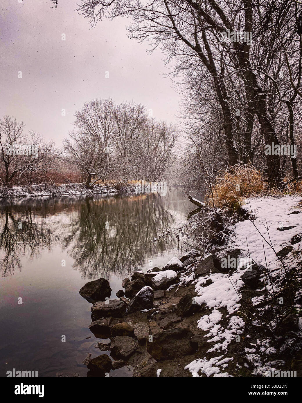 Snowy river scene Stock Photo - Alamy