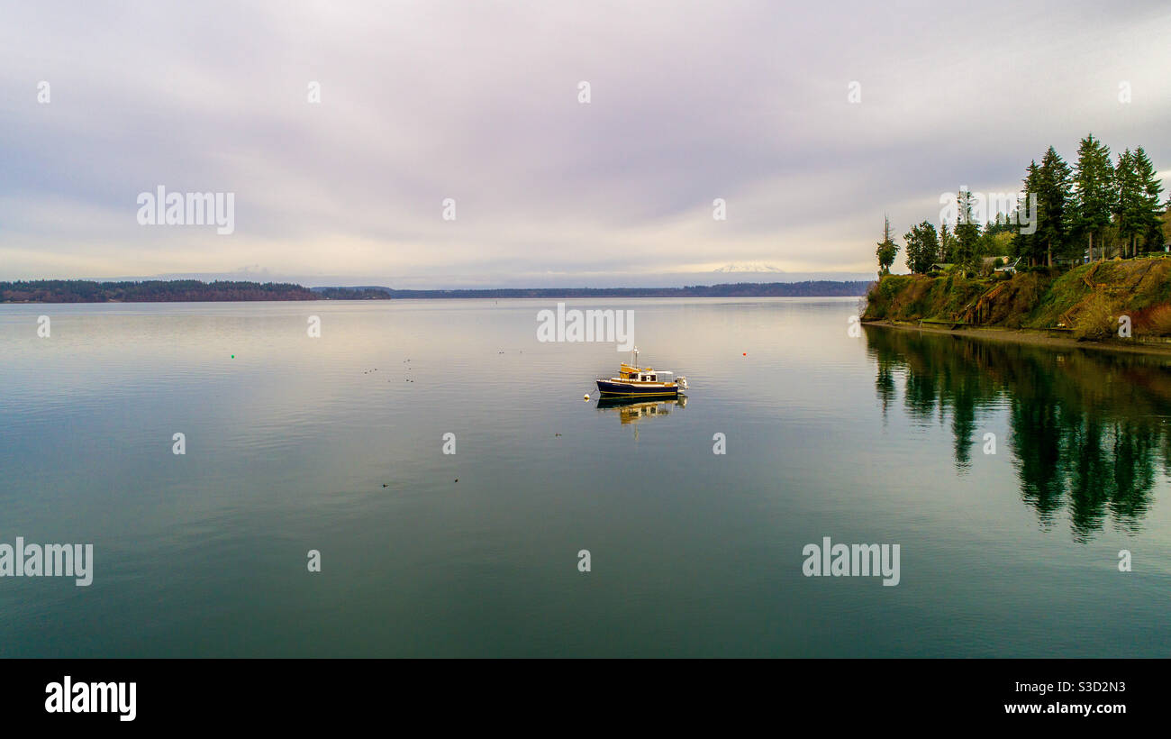 Boat puget sound hi-res stock photography and images - Alamy
