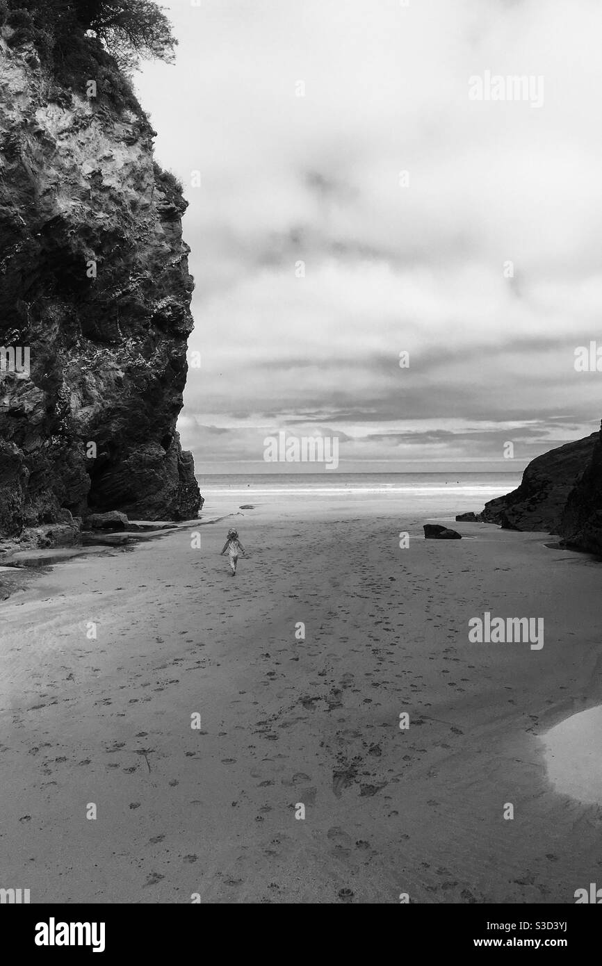 Empty beach cornwall Black and White Stock Photos & Images - Alamy