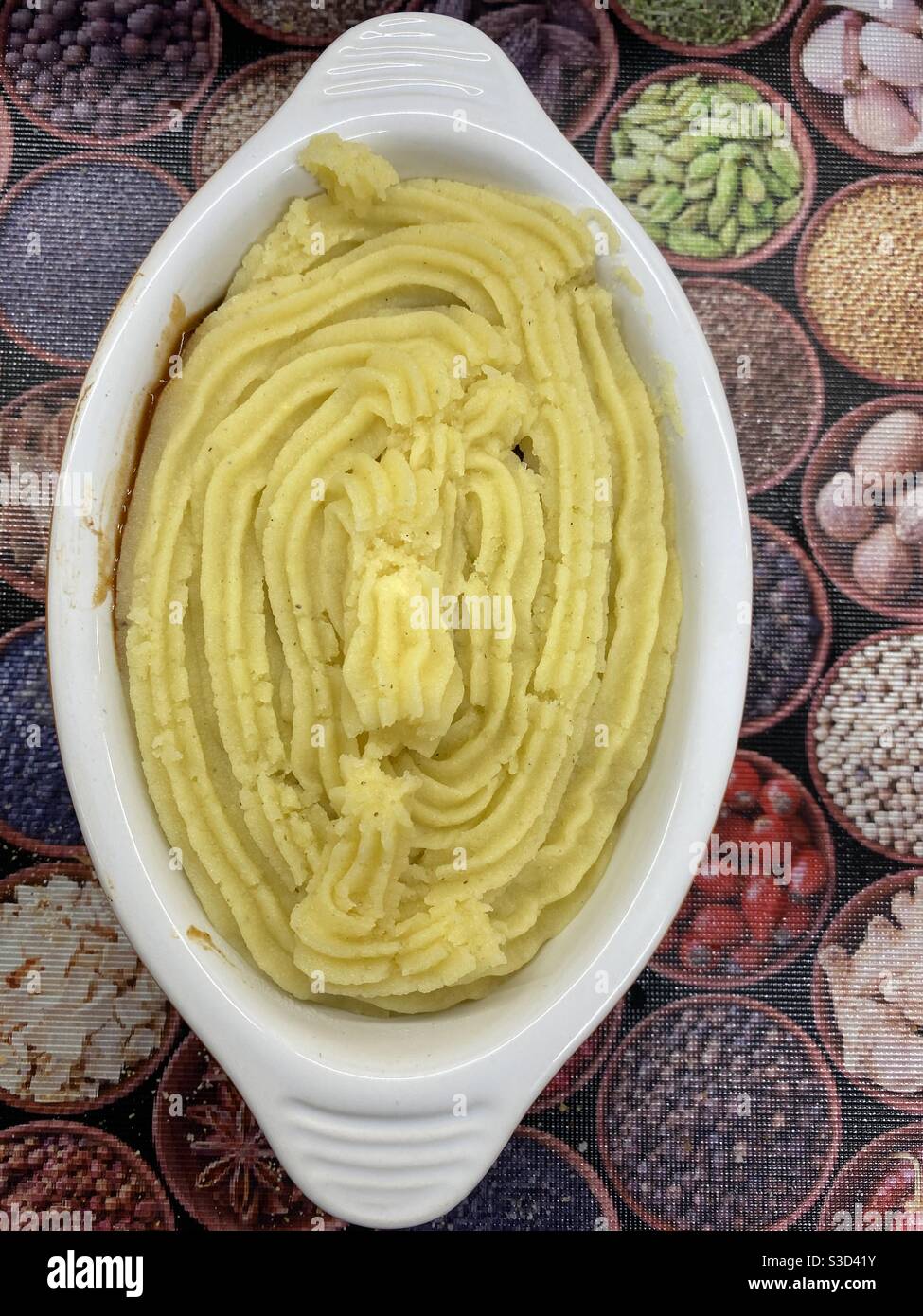 Individual Cottage Pie with piped cheesy mash Stock Photo - Alamy