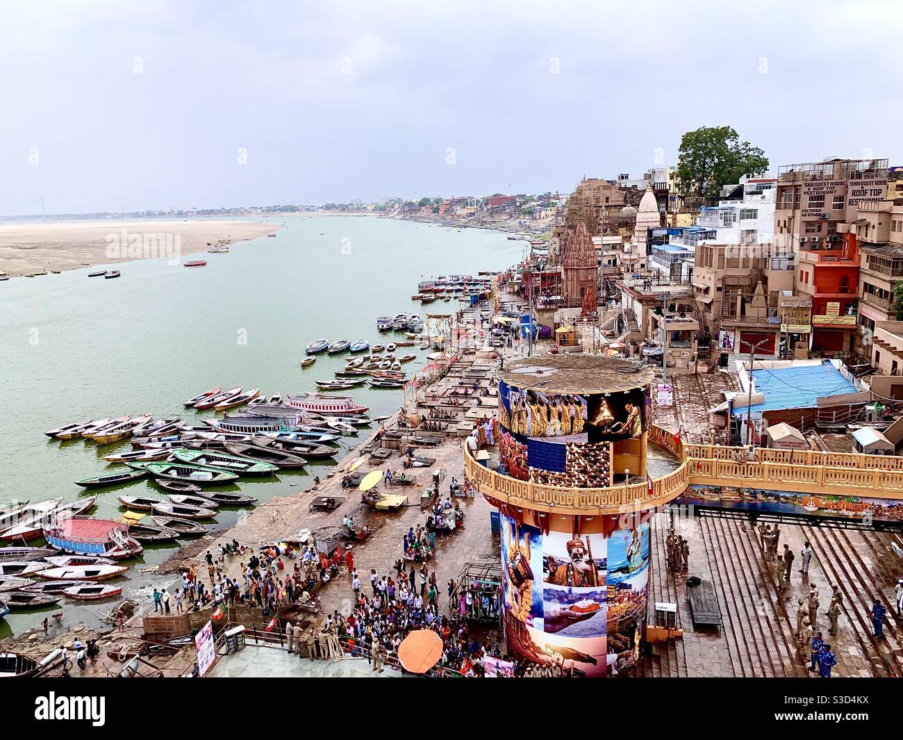 Varanasi ganga river hi-res stock photography and images - Alamy