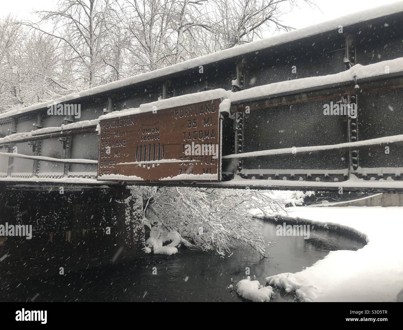 Raging waterfall hi-res stock photography and images - Alamy