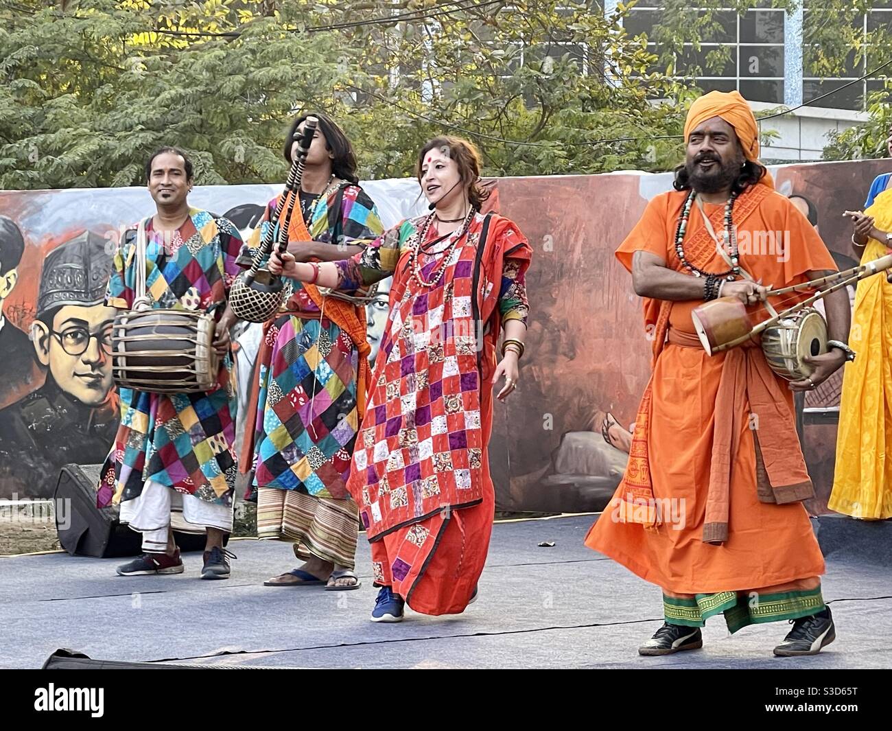 Musical troupe hi-res stock photography and images - Alamy