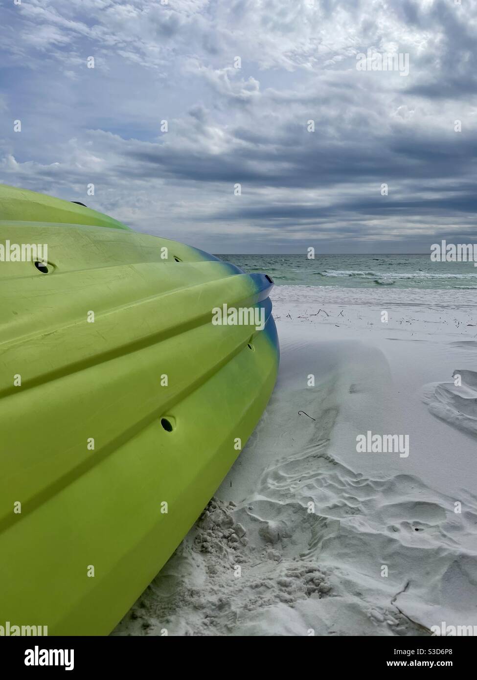 Kayak recreation hi-res stock photography and images - Alamy