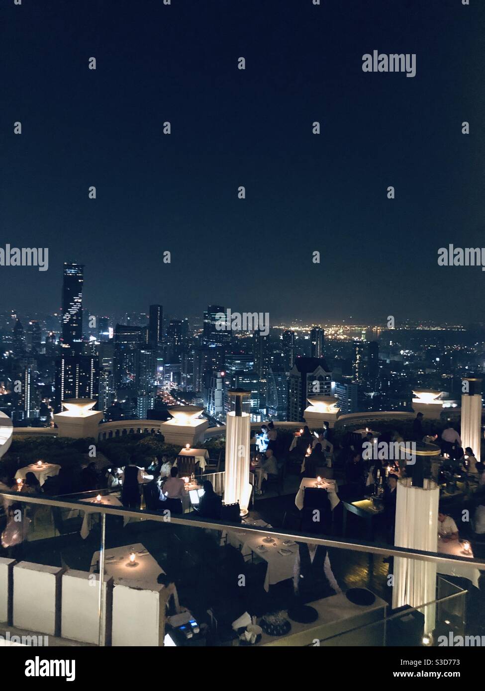 Lebua state tower hi-res stock photography and images - Alamy