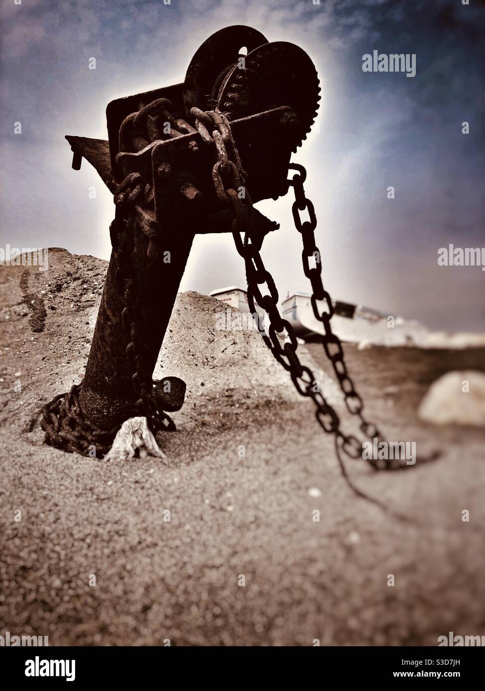 Rusty old cog and chain by the beach Stock Photo - Alamy