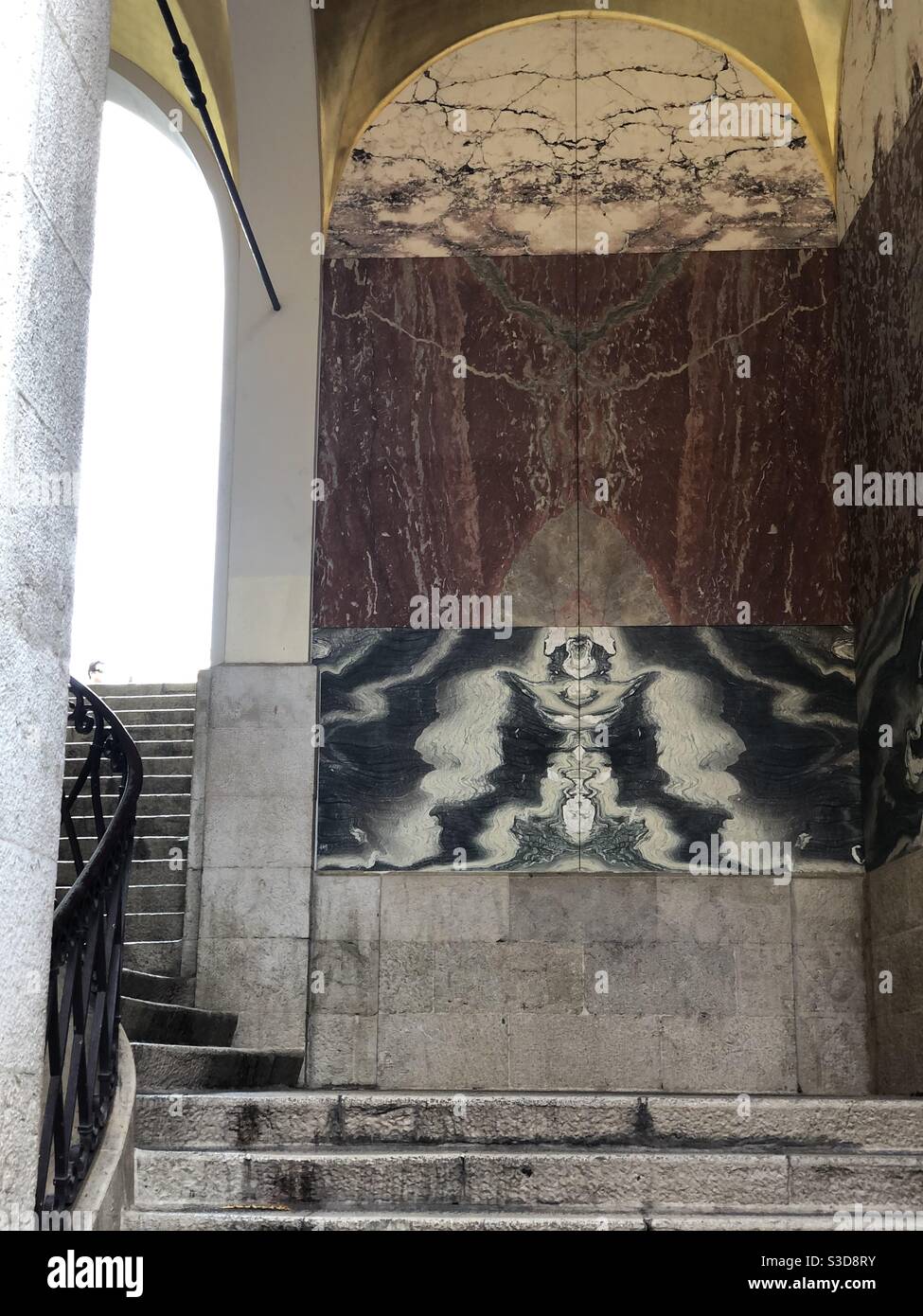 Symmetrical stairs hi-res stock photography and images - Alamy