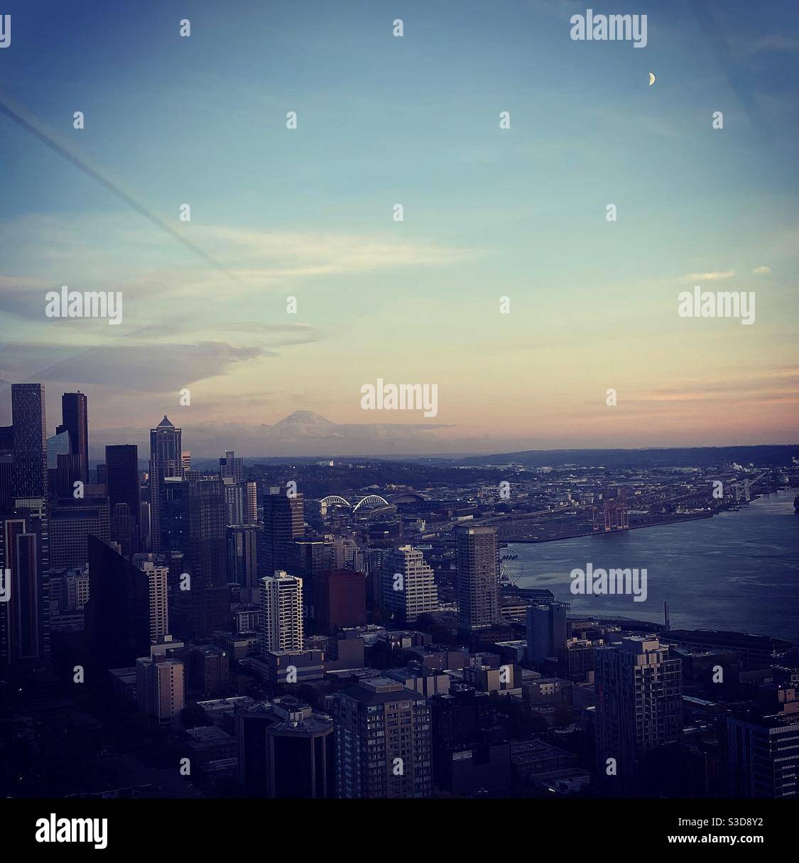 Seattle Mount Rainier High Resolution Stock Photography and Images - Alamy