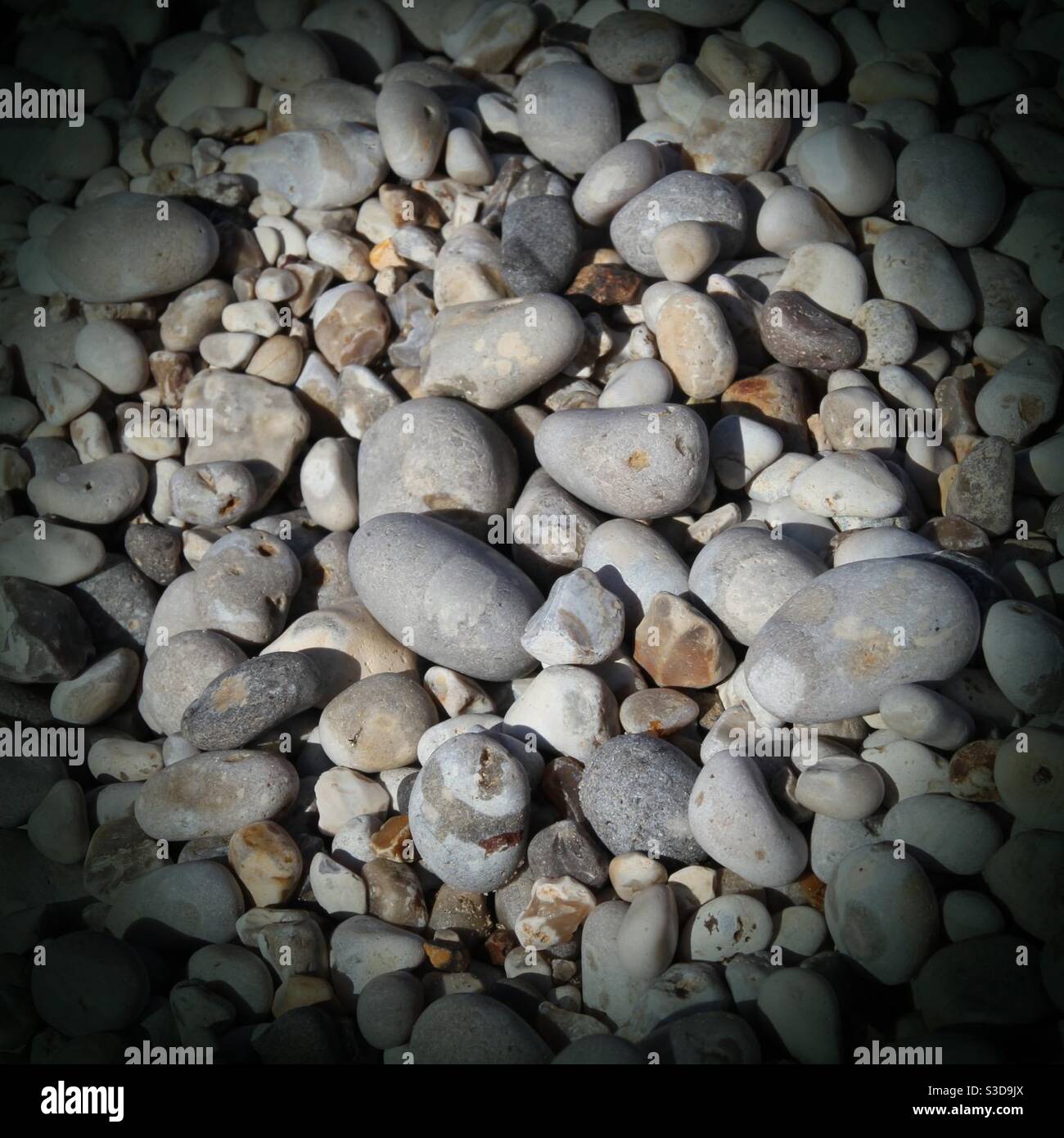 Round stones on the beach hi-res stock photography and images - Alamy