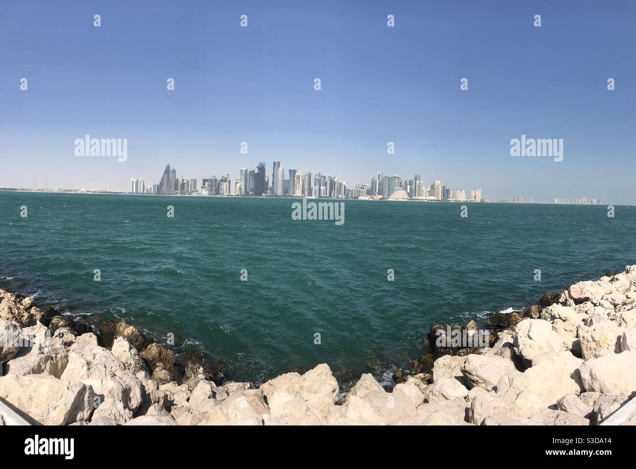 Qatar skyline sun hi-res stock photography and images - Alamy