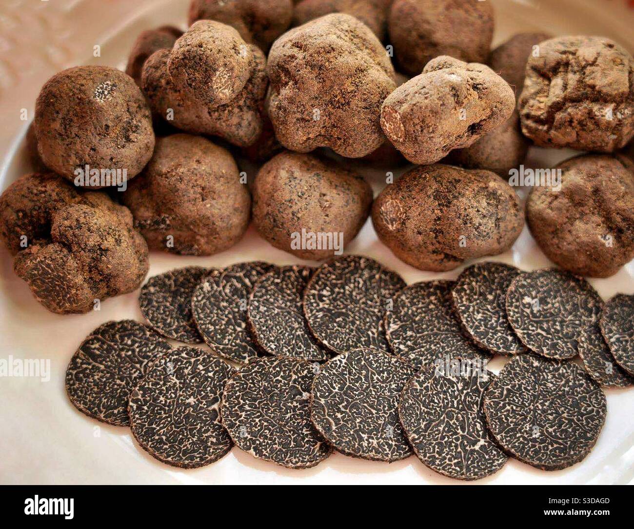 White truffles fungi hi-res stock photography and images - Alamy