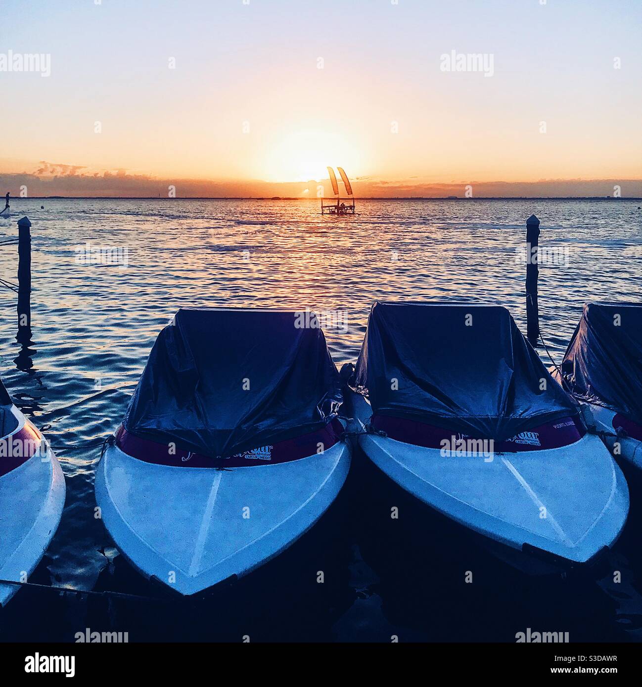 Sundowner hi-res stock photography and images - Alamy