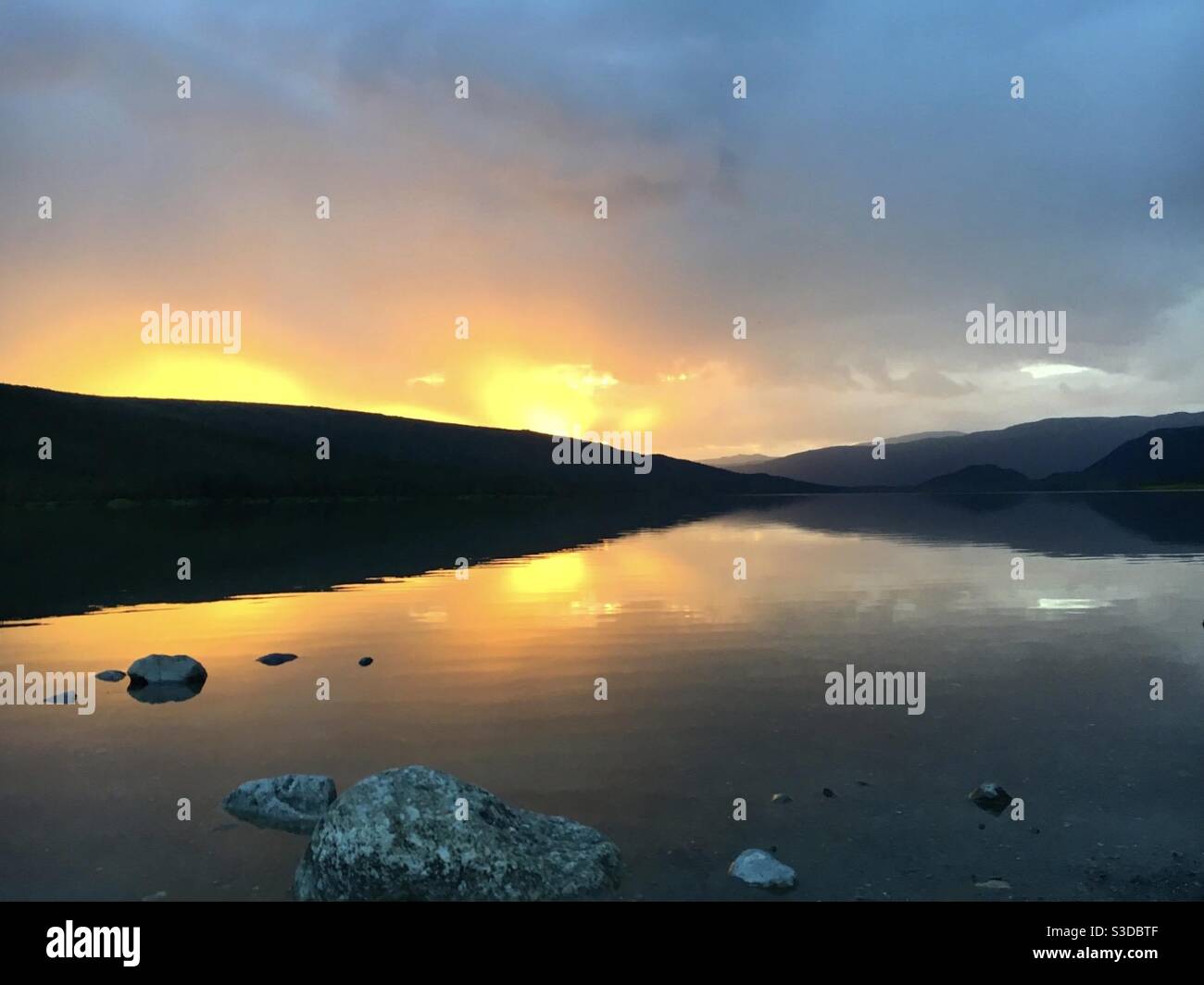 Wonder lake hi-res stock photography and images - Alamy