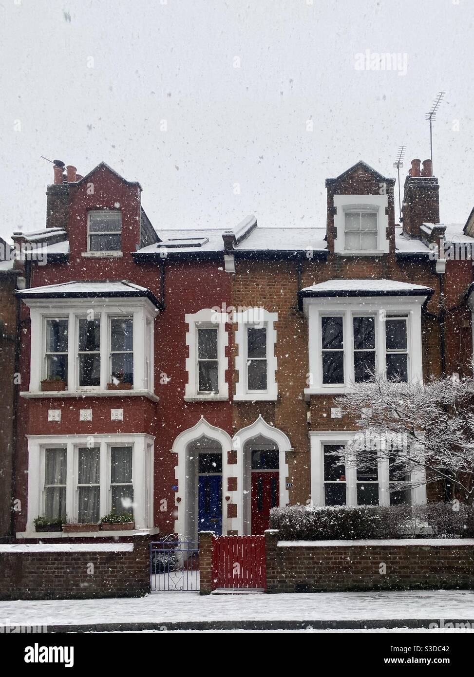 Victorian houses in North London Stock Photo - Alamy