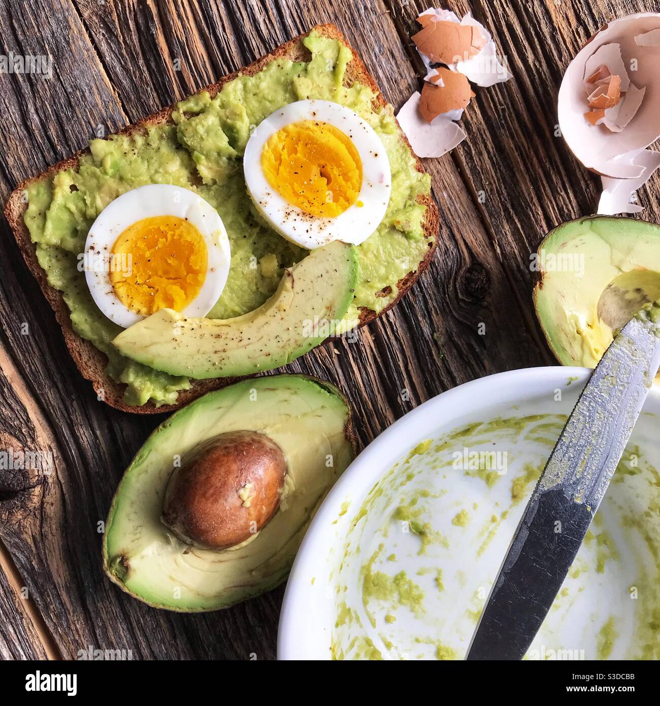 Mashed avocado hi-res stock photography and images - Alamy