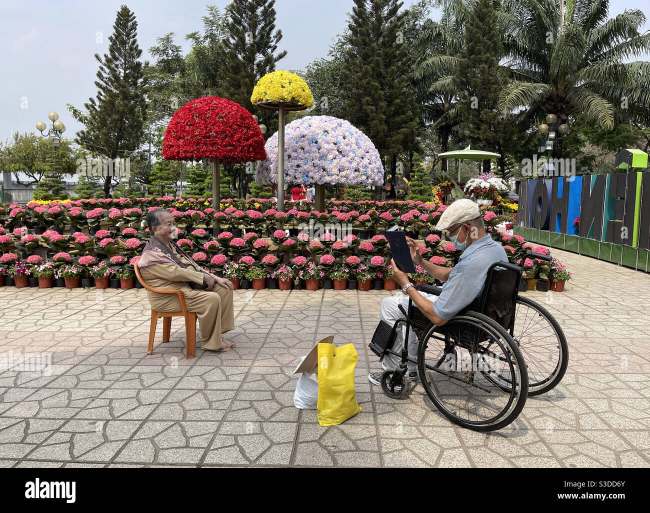 Dispel hi-res stock photography and images - Alamy