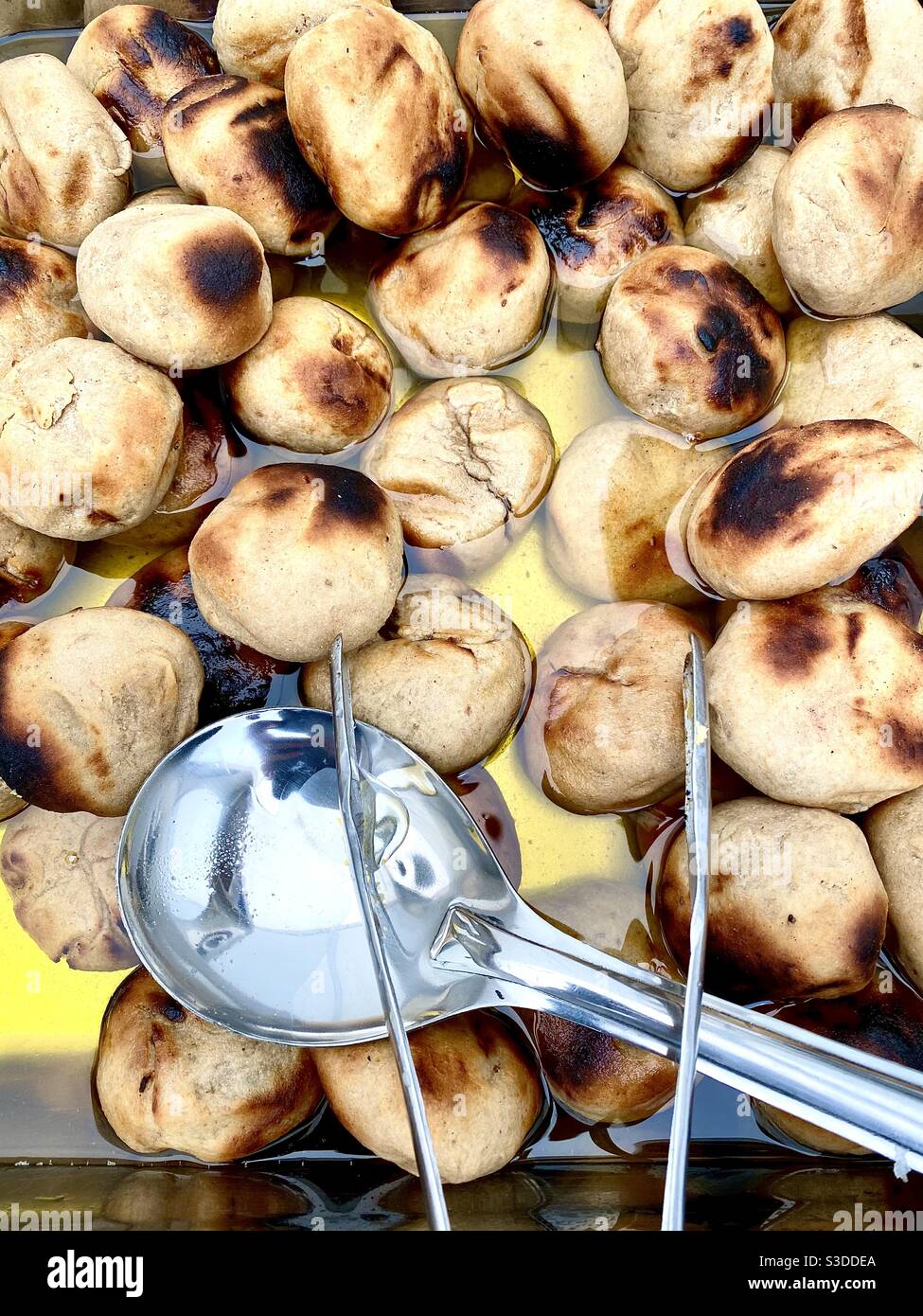 Litti- An ethnic food from Bihar and eastern India Stock Photo - Alamy