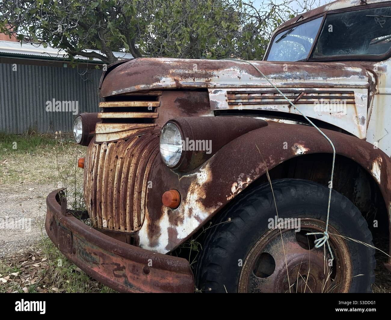 Rustic cars hi-res stock photography and images - Alamy