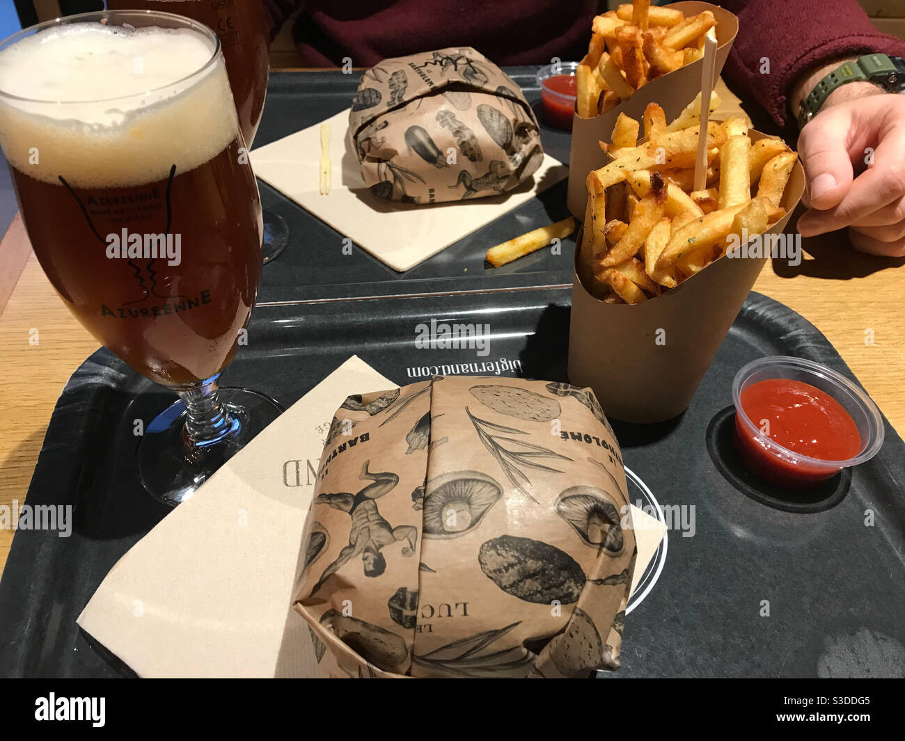Beer and french fries hi-res stock photography and images - Alamy