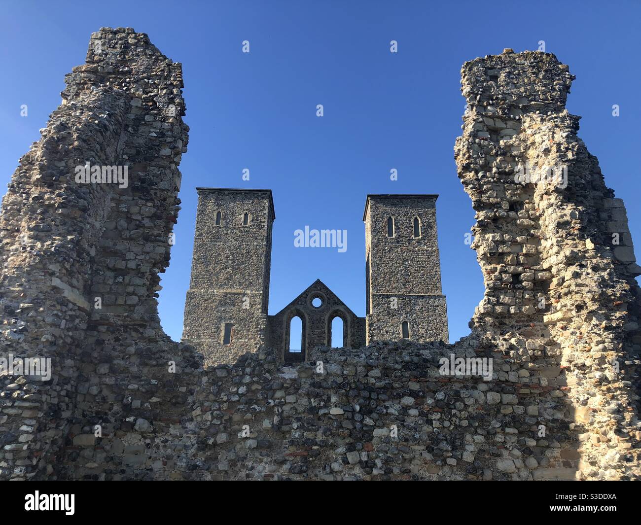 Towers ruin hi-res stock photography and images - Alamy