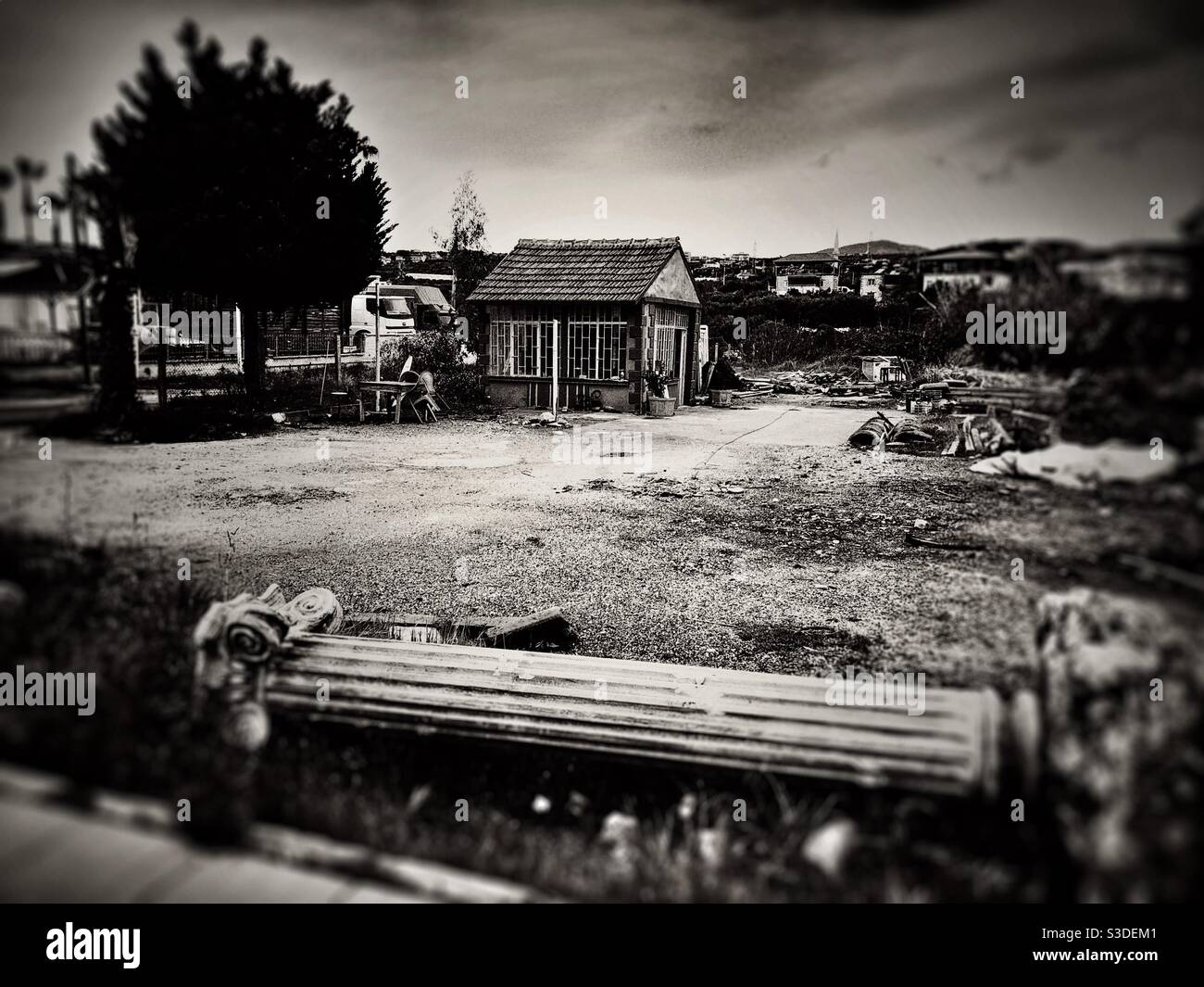 Discards hi-res stock photography and images - Alamy