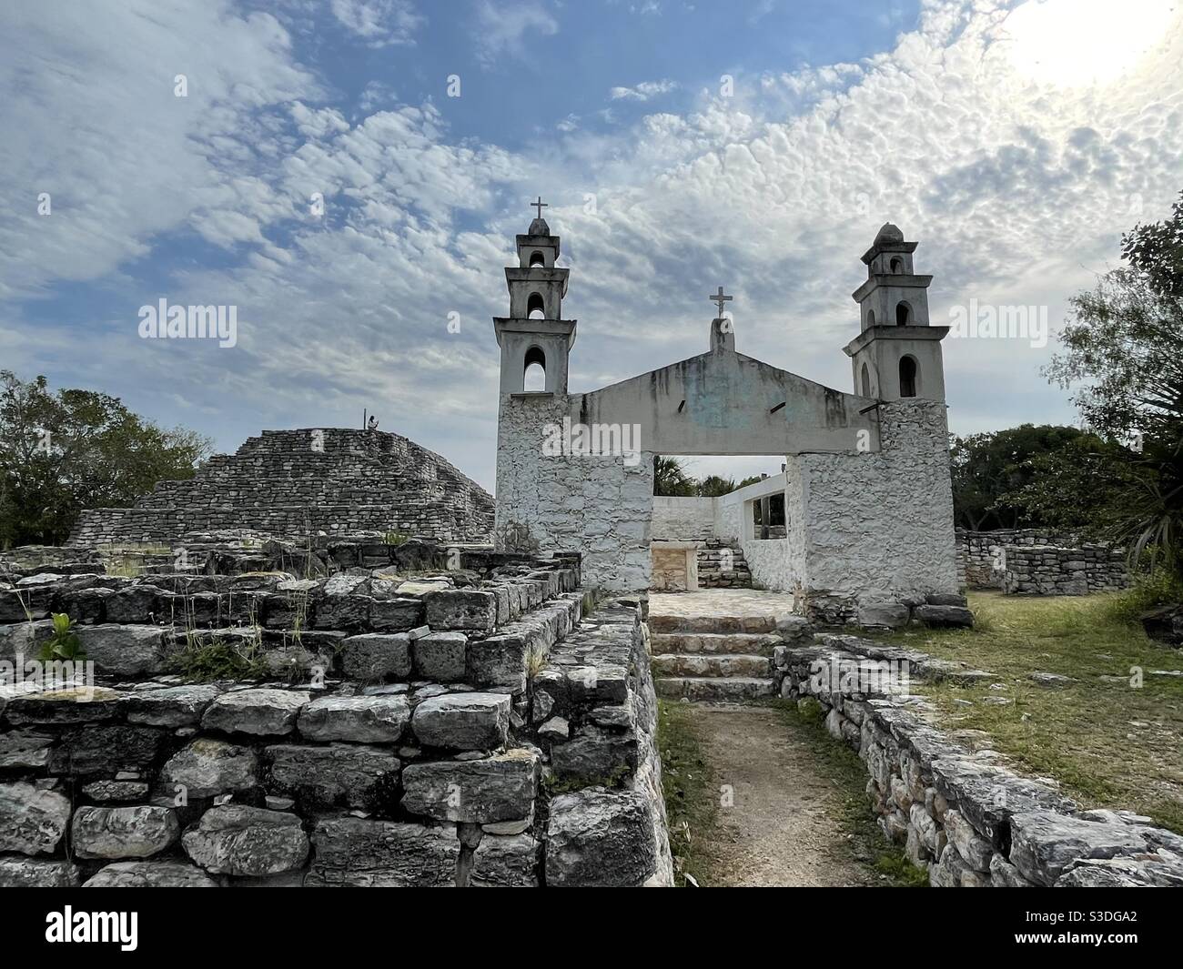 Pyramid mayan hi-res stock photography and images - Alamy