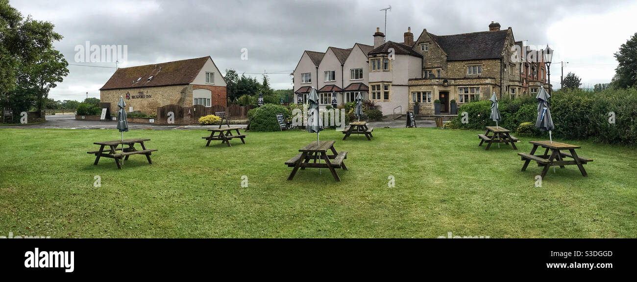 18th century country inn hi-res stock photography and images - Alamy